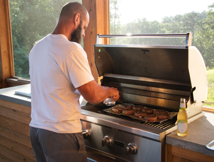 Hosting The Perfect BBQ – Pumps and Pouts